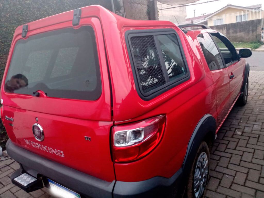 Capota de Fibra com Janelas de Correr e Tela de Proteção para Strada ...